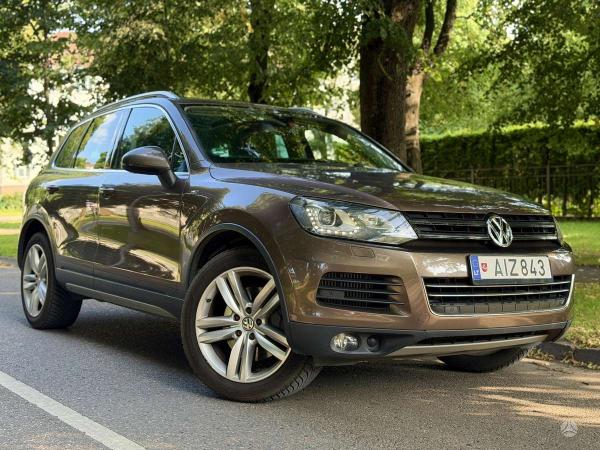 Brūns Volkswagen Touareg 2011 Kauņa, ar dzinēja tilpumu 4.13 L un nobraukumu 270 tūkst. km par 11750 €, foto 1 vietnē AUTOMOTO.COM.LV