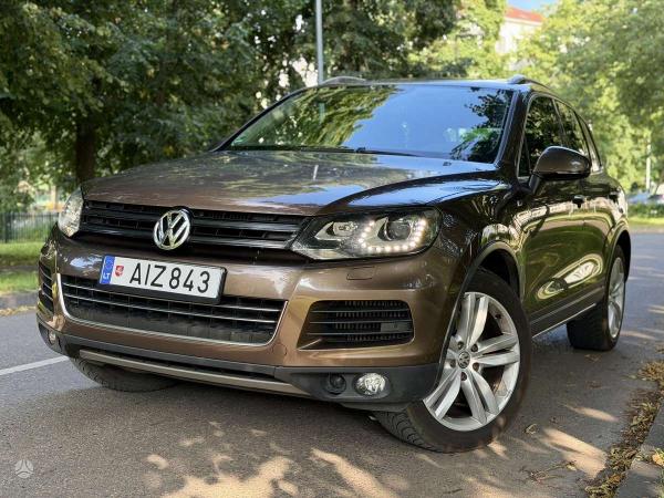 Brūns Volkswagen Touareg 2011 Kauņa, ar dzinēja tilpumu 4.13 L un nobraukumu 270 tūkst. km par 11750 €, foto 3 vietnē AUTOMOTO.COM.LV