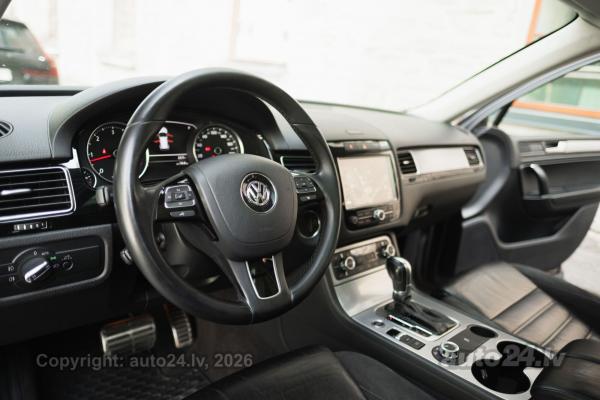 Brūns Volkswagen Touareg 2011 Tallina, ar dzinēja tilpumu 4.20 L un nobraukumu 242 tūkst. km par 10999 €, foto 6 vietnē AUTOMOTO.COM.LV