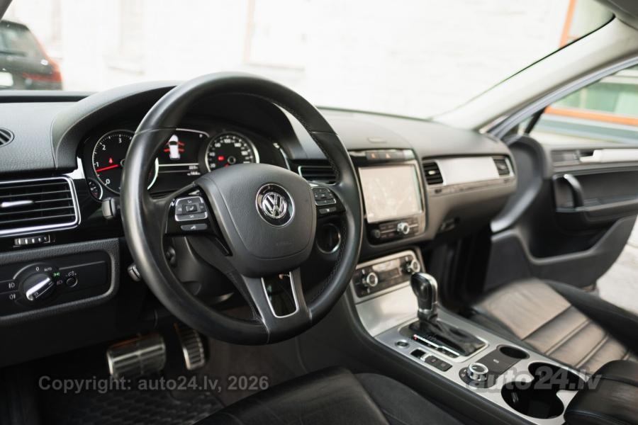 Brūns Volkswagen Touareg 2011 Tallina, ar dzinēja tilpumu 4.20 L un nobraukumu 242 tūkst. km par 10999 €, foto 6 vietnē AUTOMOTO.COM.LV