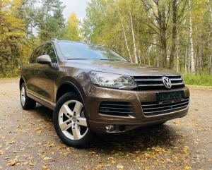 Brūns Volkswagen Touareg 2011 Rīga, ar dzinēja tilpumu 3.00 L un nobraukumu 0 tūkst. km par 11900 €, foto  vietnē AUTOMOTO.COM.LV