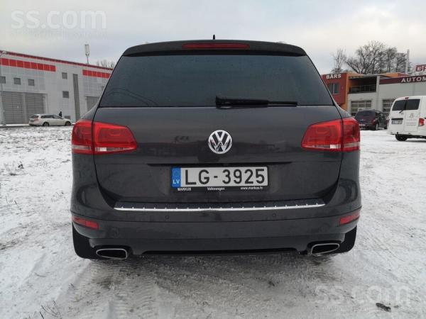 Brūns Volkswagen Touareg 2012 Rīga, ar dzinēja tilpumu 3.00 L un nobraukumu 226 tūkst. km par 12600 €, foto 3 vietnē AUTOMOTO.COM.LV
