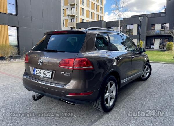 Brūns Volkswagen Touareg 2012 Tartu, ar dzinēja tilpumu 3.00 L un nobraukumu 220 tūkst. km par 10990 €, foto 2 vietnē AUTOMOTO.COM.LV