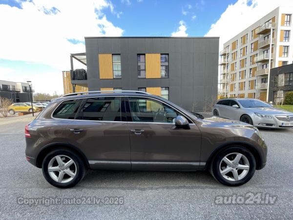 Brūns Volkswagen Touareg 2012 Tartu, ar dzinēja tilpumu 3.00 L un nobraukumu 220 tūkst. km par 10990 €, foto 6 vietnē AUTOMOTO.COM.LV