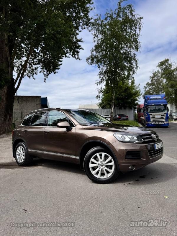 Brūns Volkswagen Touareg 2012 Tallina, ar dzinēja tilpumu 3.00 L un nobraukumu 225 tūkst. km par 13900 €, foto 2 vietnē AUTOMOTO.COM.LV