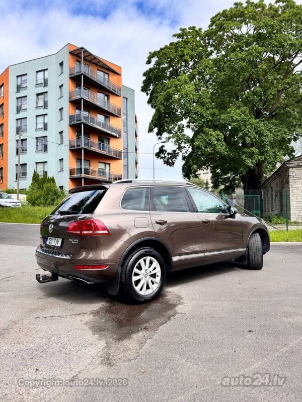 Brūns Volkswagen Touareg 2012 Tallina, ar dzinēja tilpumu 3.00 L un nobraukumu 225 tūkst. km par 13900 €, foto 3 vietnē AUTOMOTO.COM.LV
