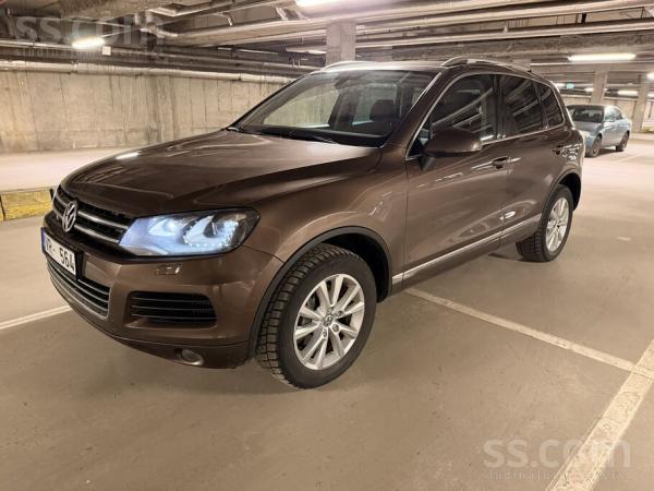 Brūns Volkswagen Touareg 2012 Valmiera, ar dzinēja tilpumu 3.00 L un nobraukumu 367 tūkst. km par 8700 €, foto 1 vietnē AUTOMOTO.COM.LV