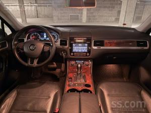 Brūns Volkswagen Touareg 2012 Valmiera, ar dzinēja tilpumu 3.00 L un nobraukumu 367 tūkst. km par 8700 €, foto 11 vietnē AUTOMOTO.COM.LV