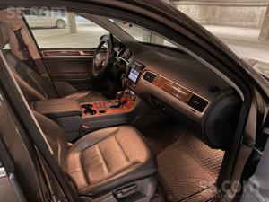 Brūns Volkswagen Touareg 2012 Valmiera, ar dzinēja tilpumu 3.00 L un nobraukumu 367 tūkst. km par 8700 €, foto 12 vietnē AUTOMOTO.COM.LV