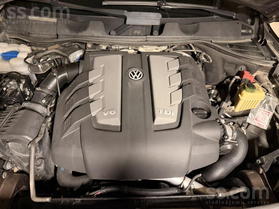 Brūns Volkswagen Touareg 2012 Valmiera, ar dzinēja tilpumu 3.00 L un nobraukumu 367 tūkst. km par 8700 €, foto 14 vietnē AUTOMOTO.COM.LV