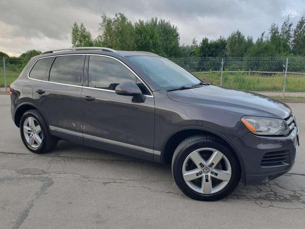 Brūns Volkswagen Touareg 2012 Šauļi, ar dzinēja tilpumu 3.60 L un nobraukumu 280 tūkst. km par 4950 €, foto 5 vietnē AUTOMOTO.COM.LV