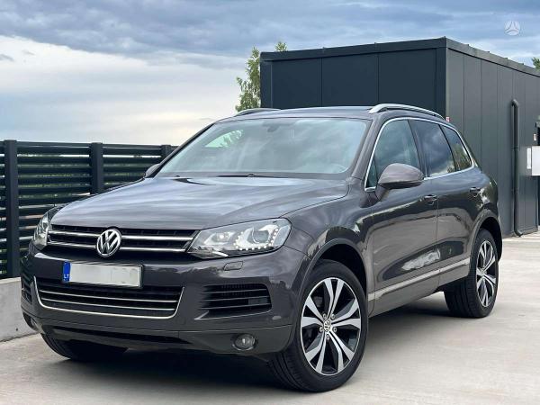 Brūns Volkswagen Touareg 2012 Viļņa, ar dzinēja tilpumu 2.97 L un nobraukumu 302 tūkst. km par 8300 €, foto 1 vietnē AUTOMOTO.COM.LV