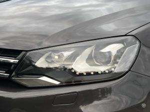 Brown Volkswagen Touareg 2012 in Vilnius, with an engine capacity of 2.97 L and mileage of 302 thousand km for 8300 €, photo 5 on AUTOMOTO.COM.LV