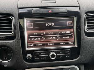 Brown Volkswagen Touareg 2012 in Vilnius, with an engine capacity of 2.97 L and mileage of 302 thousand km for 8300 €, photo 15 on AUTOMOTO.COM.LV