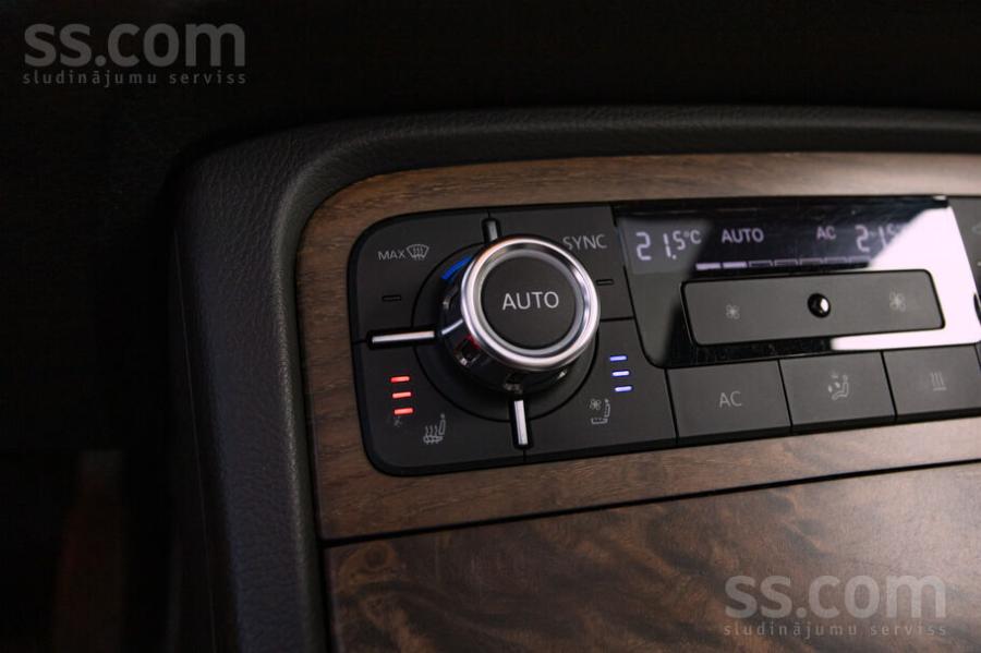 Brūns Volkswagen Touareg 2012 Jelgava, ar dzinēja tilpumu 3.00 L un nobraukumu 255 tūkst. km par 14650 €, foto 17 vietnē AUTOMOTO.COM.LV