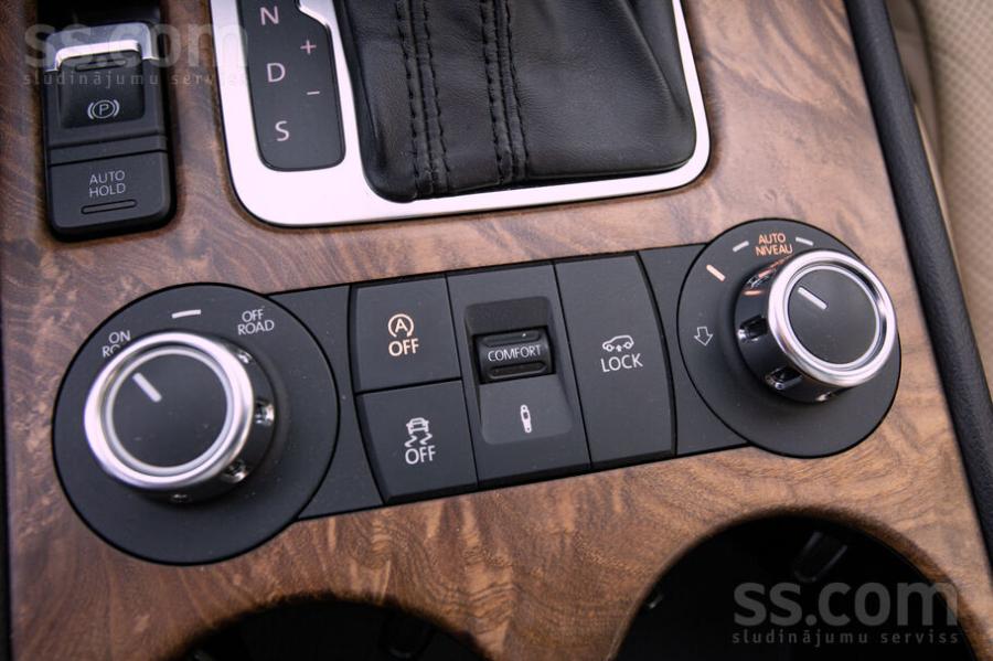 Brūns Volkswagen Touareg 2012 Jelgava, ar dzinēja tilpumu 3.00 L un nobraukumu 255 tūkst. km par 14650 €, foto 18 vietnē AUTOMOTO.COM.LV