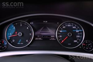Brūns Volkswagen Touareg 2012 Jelgava, ar dzinēja tilpumu 3.00 L un nobraukumu 255 tūkst. km par 14650 €, foto 28 vietnē AUTOMOTO.COM.LV