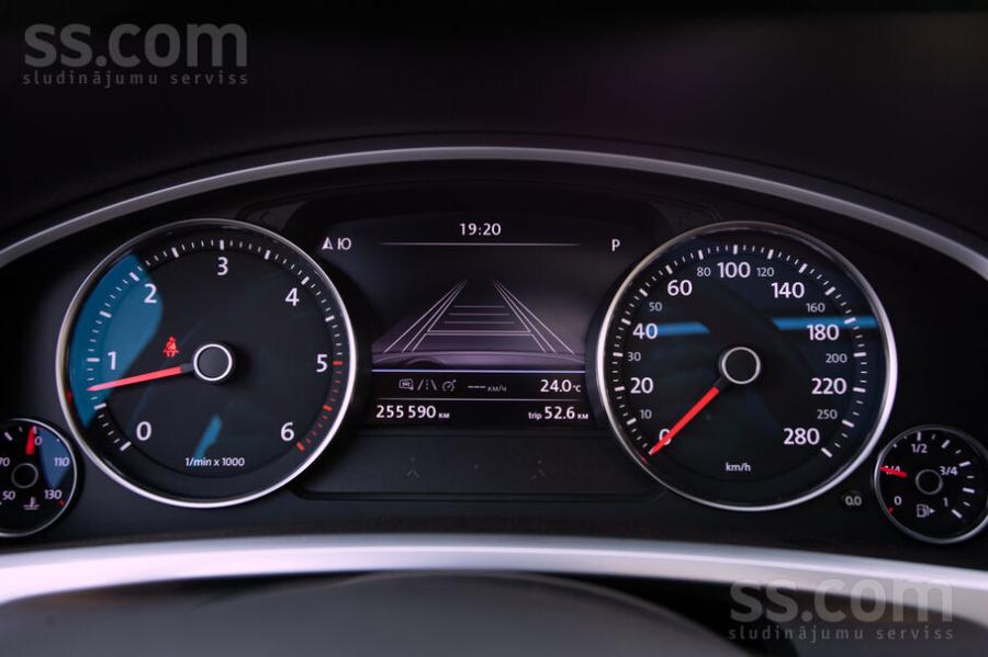 Brūns Volkswagen Touareg 2012 Jelgava, ar dzinēja tilpumu 3.00 L un nobraukumu 255 tūkst. km par 14650 €, foto 28 vietnē AUTOMOTO.COM.LV