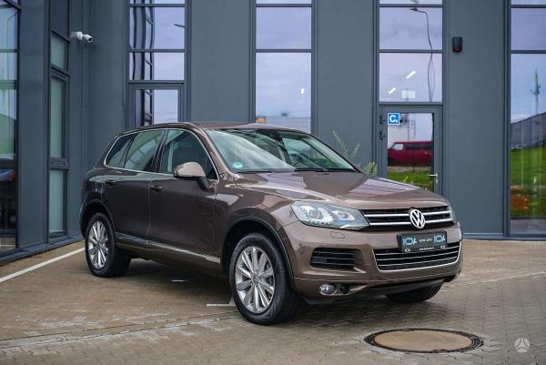 Brūns Volkswagen Touareg 2012 Kauņa, ar dzinēja tilpumu 2.97 L un nobraukumu 275 tūkst. km par 13950 €, foto 1 vietnē AUTOMOTO.COM.LV