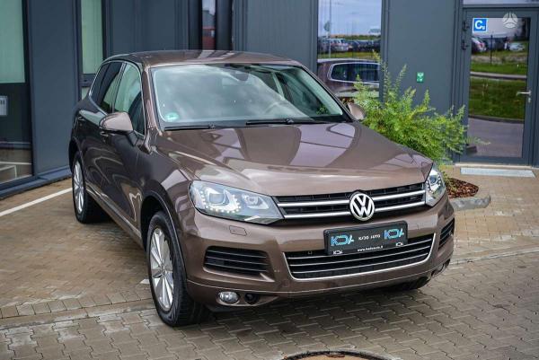 Brūns Volkswagen Touareg 2012 Kauņa, ar dzinēja tilpumu 2.97 L un nobraukumu 275 tūkst. km par 13950 €, foto 3 vietnē AUTOMOTO.COM.LV