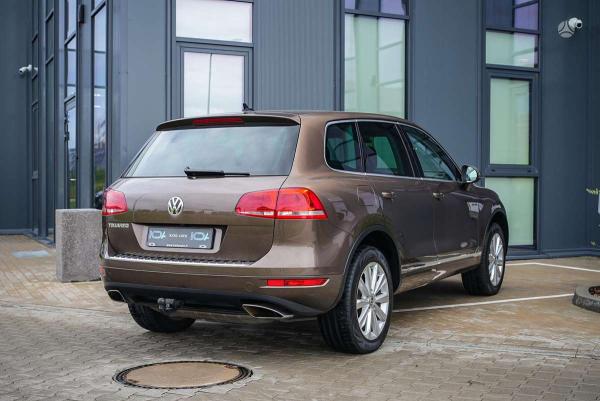 Brūns Volkswagen Touareg 2012 Kauņa, ar dzinēja tilpumu 2.97 L un nobraukumu 275 tūkst. km par 13950 €, foto 10 vietnē AUTOMOTO.COM.LV