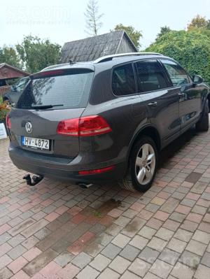 Brūns Volkswagen Touareg 2012 Dobele, ar dzinēja tilpumu 3.00 L un nobraukumu 226 tūkst. km par 13000 €, foto 4 vietnē AUTOMOTO.COM.LV
