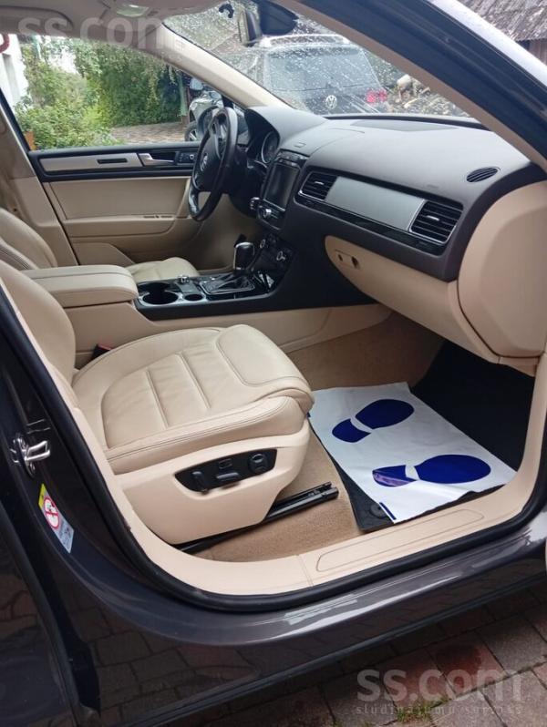 Brūns Volkswagen Touareg 2012 Dobele, ar dzinēja tilpumu 3.00 L un nobraukumu 226 tūkst. km par 13000 €, foto 8 vietnē AUTOMOTO.COM.LV