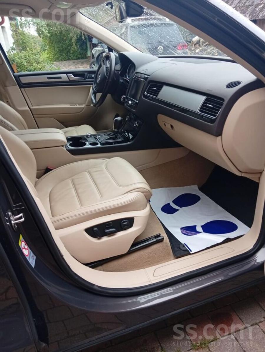 Brūns Volkswagen Touareg 2012 Dobele, ar dzinēja tilpumu 3.00 L un nobraukumu 226 tūkst. km par 13000 €, foto 8 vietnē AUTOMOTO.COM.LV
