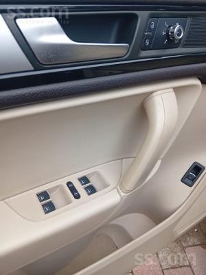 Brūns Volkswagen Touareg 2012 Dobele, ar dzinēja tilpumu 3.00 L un nobraukumu 226 tūkst. km par 13000 €, foto 10 vietnē AUTOMOTO.COM.LV