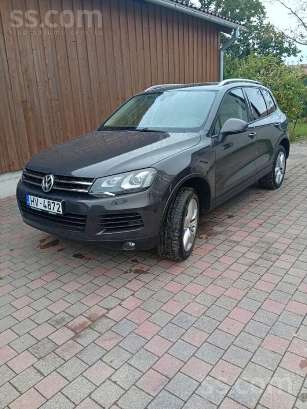 Brūns Volkswagen Touareg 2012 Dobele, ar dzinēja tilpumu 3.00 L un nobraukumu 226 tūkst. km par 13000 €, foto 3 vietnē AUTOMOTO.COM.LV
