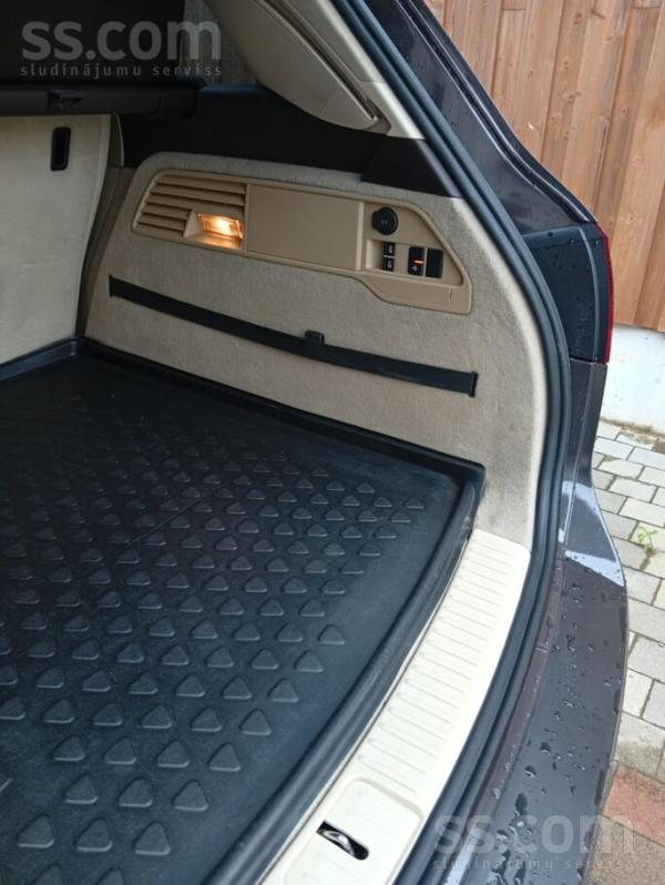 Brūns Volkswagen Touareg 2012 Dobele, ar dzinēja tilpumu 3.00 L un nobraukumu 226 tūkst. km par 13000 €, foto 11 vietnē AUTOMOTO.COM.LV