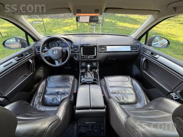 Brūns Volkswagen Touareg 2012 Rīga, ar dzinēja tilpumu 3.00 L un nobraukumu 302 tūkst. km par 10950 €, foto 10 vietnē AUTOMOTO.COM.LV