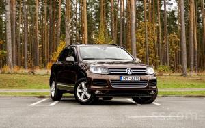 Brūns Volkswagen Touareg 2013 Rīga, ar dzinēja tilpumu 3.00 L un nobraukumu 346 tūkst. km par 7500 €, foto 2 vietnē AUTOMOTO.COM.LV