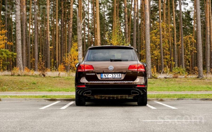 Brūns Volkswagen Touareg 2013 Rīga, ar dzinēja tilpumu 3.00 L un nobraukumu 346 tūkst. km par 7500 €, foto 6 vietnē AUTOMOTO.COM.LV