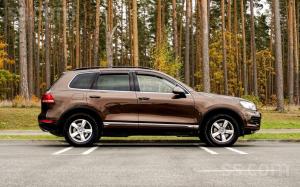 Brūns Volkswagen Touareg 2013 Rīga, ar dzinēja tilpumu 3.00 L un nobraukumu 346 tūkst. km par 7500 €, foto 8 vietnē AUTOMOTO.COM.LV