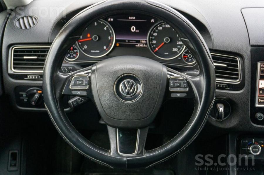 Brūns Volkswagen Touareg 2013 Rīga, ar dzinēja tilpumu 3.00 L un nobraukumu 346 tūkst. km par 7500 €, foto 13 vietnē AUTOMOTO.COM.LV