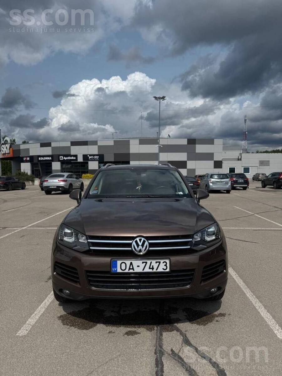 Brūns Volkswagen Touareg 2013 Rīga, ar dzinēja tilpumu 3.00 L un nobraukumu 190 tūkst. km par 12500 €, foto 3 vietnē AUTOMOTO.COM.LV
