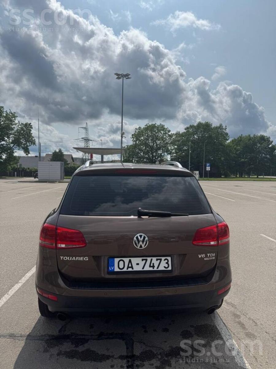 Brūns Volkswagen Touareg 2013 Rīga, ar dzinēja tilpumu 3.00 L un nobraukumu 190 tūkst. km par 12500 €, foto 4 vietnē AUTOMOTO.COM.LV