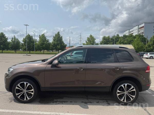 Brūns Volkswagen Touareg 2013 Rīga, ar dzinēja tilpumu 3.00 L un nobraukumu 190 tūkst. km par 12500 €, foto 9 vietnē AUTOMOTO.COM.LV
