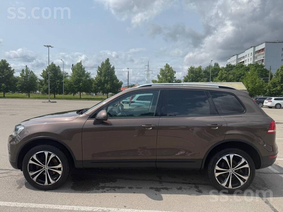 Brūns Volkswagen Touareg 2013 Rīga, ar dzinēja tilpumu 3.00 L un nobraukumu 190 tūkst. km par 12500 €, foto 9 vietnē AUTOMOTO.COM.LV