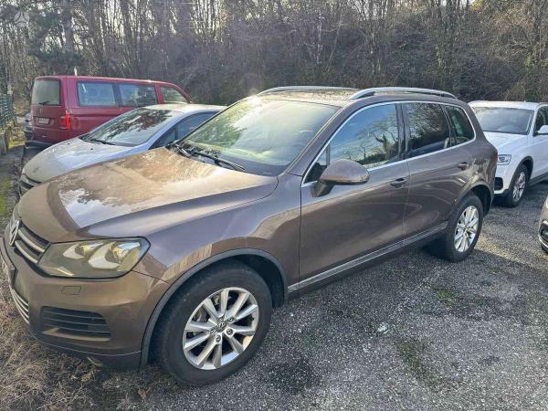 Brūns Volkswagen Touareg 2013 Šauļi, ar dzinēja tilpumu 2.97 L un nobraukumu 320 tūkst. km par 9700 €, foto 1 vietnē AUTOMOTO.COM.LV