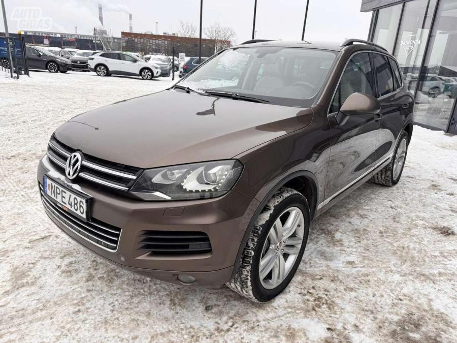 Brūns Volkswagen Touareg 2013 Kauņa, ar dzinēja tilpumu 3.00 L un nobraukumu 293 tūkst. km par 9500 €, foto 1 vietnē AUTOMOTO.COM.LV