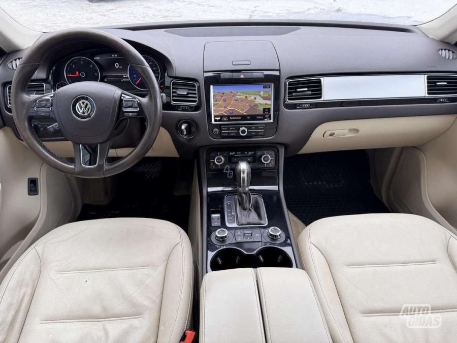Brūns Volkswagen Touareg 2013 Kauņa, ar dzinēja tilpumu 3.00 L un nobraukumu 293 tūkst. km par 9500 €, foto 9 vietnē AUTOMOTO.COM.LV