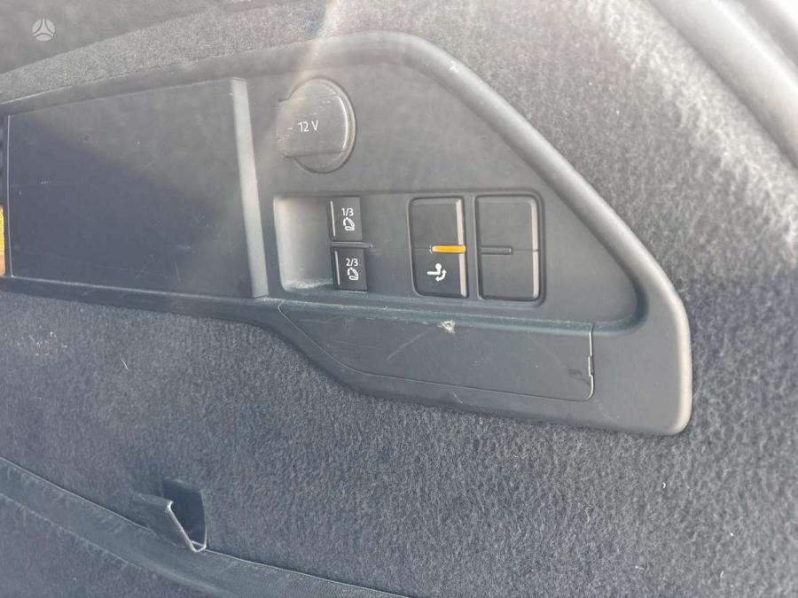 Brown Volkswagen Touareg 2013 in Taurage, with an engine capacity of 2.97 L and mileage of 256 thousand km for 11700 €, photo 12 on AUTOMOTO.COM.LV