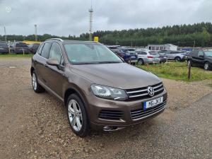 Brown Volkswagen Touareg 2014 in Vilnius, with an engine capacity of 2.97 L and mileage of 290 thousand km for 12900 €, photo 7 on AUTOMOTO.COM.LV