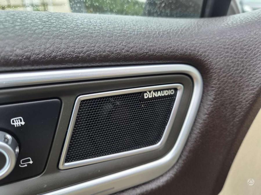 Brown Volkswagen Touareg 2014 in Vilnius, with an engine capacity of 2.97 L and mileage of 290 thousand km for 12900 €, photo 18 on AUTOMOTO.COM.LV