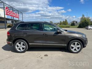 Brūns Volkswagen Touareg 2015 Tukums, ar dzinēja tilpumu 3.00 L un nobraukumu 172 tūkst. km par 18800 €, foto 7 vietnē AUTOMOTO.COM.LV
