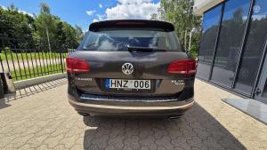 Brown Volkswagen Touareg 2015 in Vilnius, with an engine capacity of 2.97 L and mileage of 171 thousand km for 17000 €, photo 5 on AUTOMOTO.COM.LV