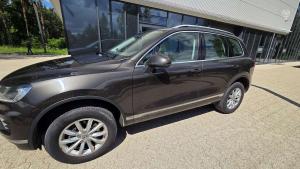 Brown Volkswagen Touareg 2015 in Vilnius, with an engine capacity of 2.97 L and mileage of 171 thousand km for 17000 €, photo 7 on AUTOMOTO.COM.LV