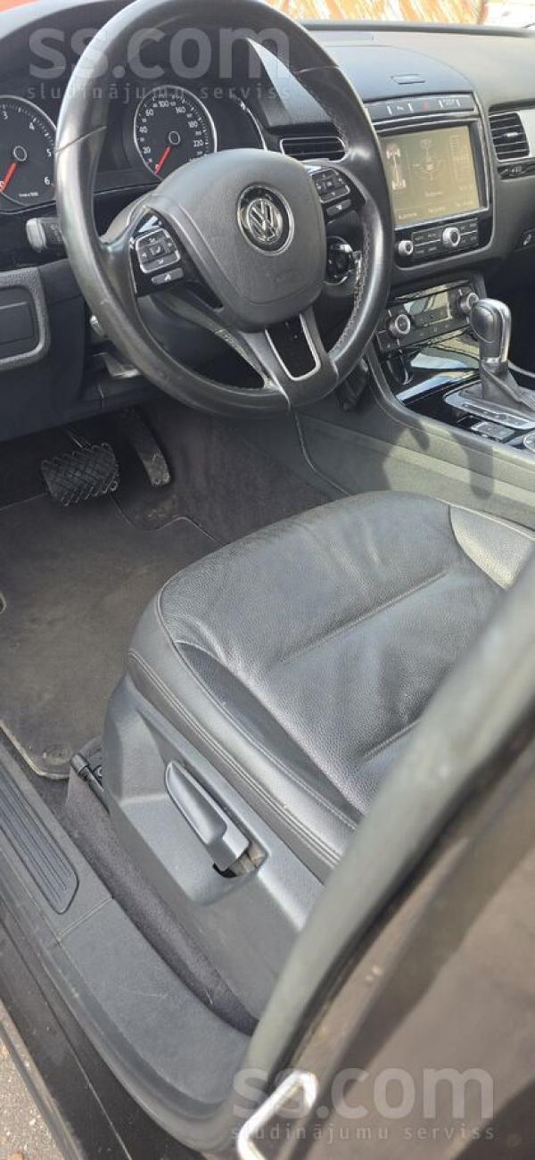 Brūns Volkswagen Touareg 2015 Rīga, ar dzinēja tilpumu 3.00 L un nobraukumu 204 tūkst. km par 12300 €, foto 9 vietnē AUTOMOTO.COM.LV